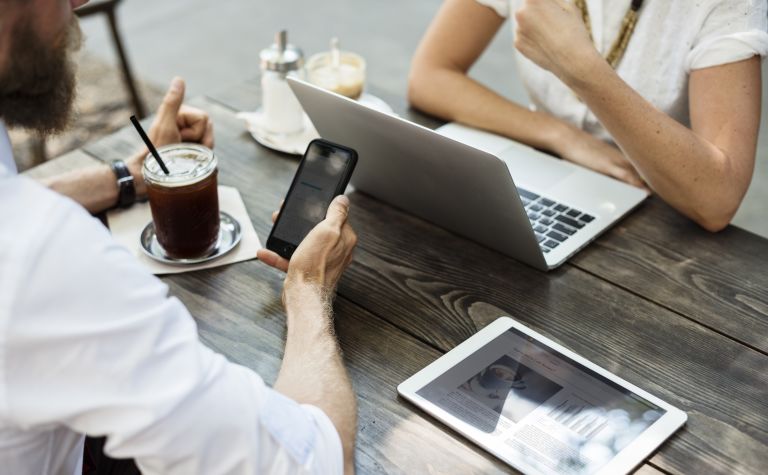 Use a business software for your antiques shop services - Manage your ...